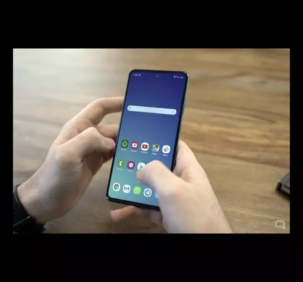 Pocket-Sized Power: The 5 Best Small Smartphones