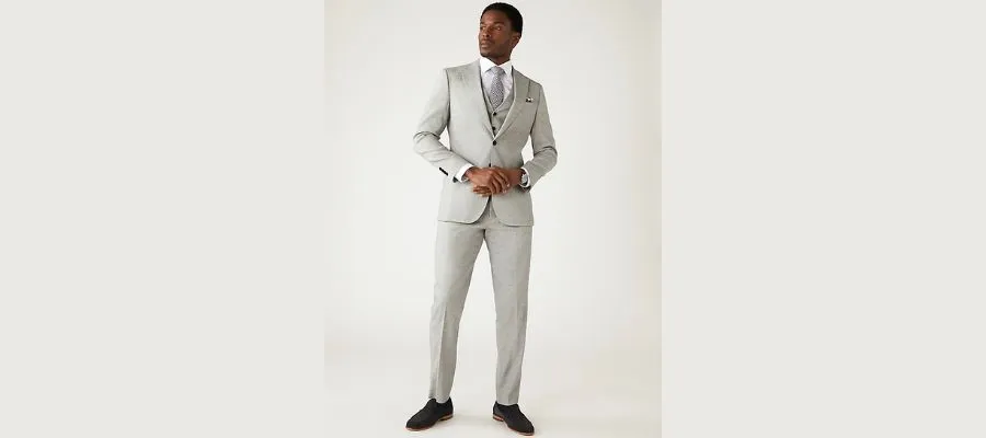 Men's Tailored Fit Suits: The Most Fashionable Suit for Men